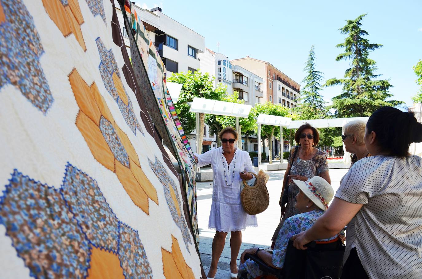 Fotos: Día del Patchwork en el Mercadal de Calahorra | La Rioja